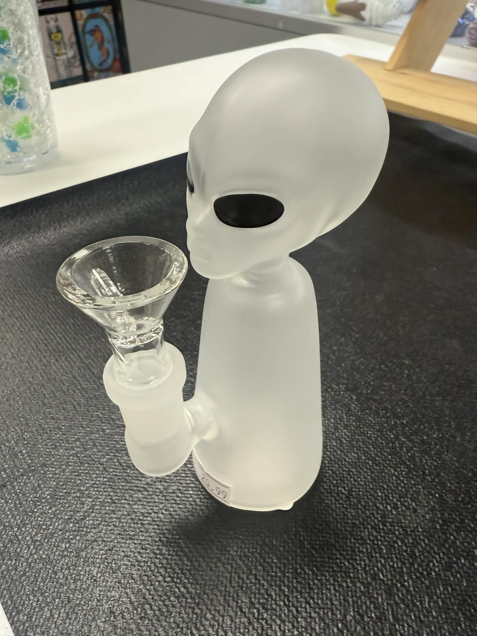 Alien Glass Pipe – FLIPnNDN